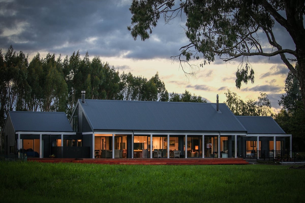 Award-Winning Architects Wow with New Homes in Wellington | Holmes ...
