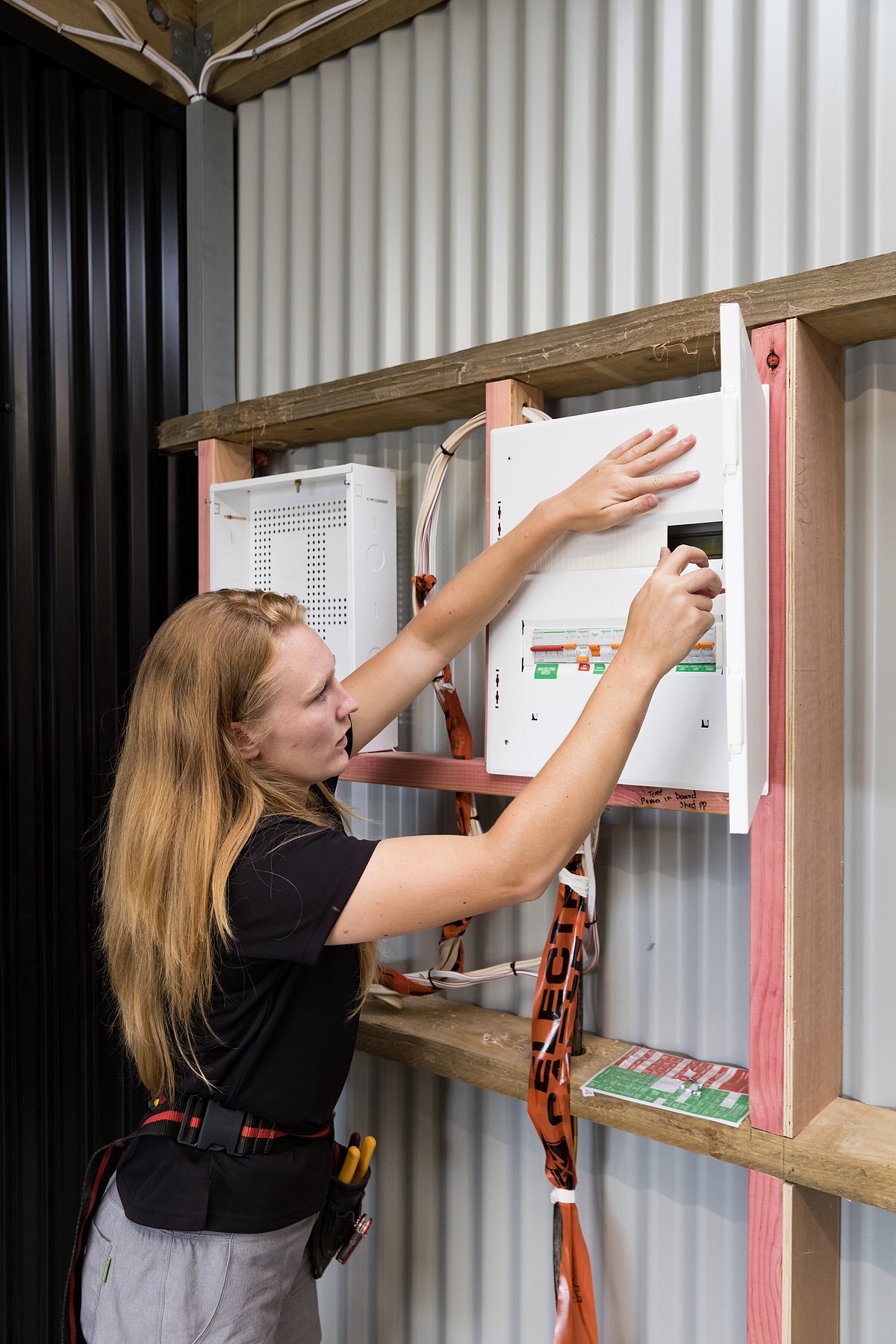 24/7 Commercial Electrician Support | Dudfields Electricians | DUDFIELD ...