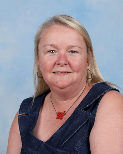 Meet Our Team | Red Hill Consolidated School